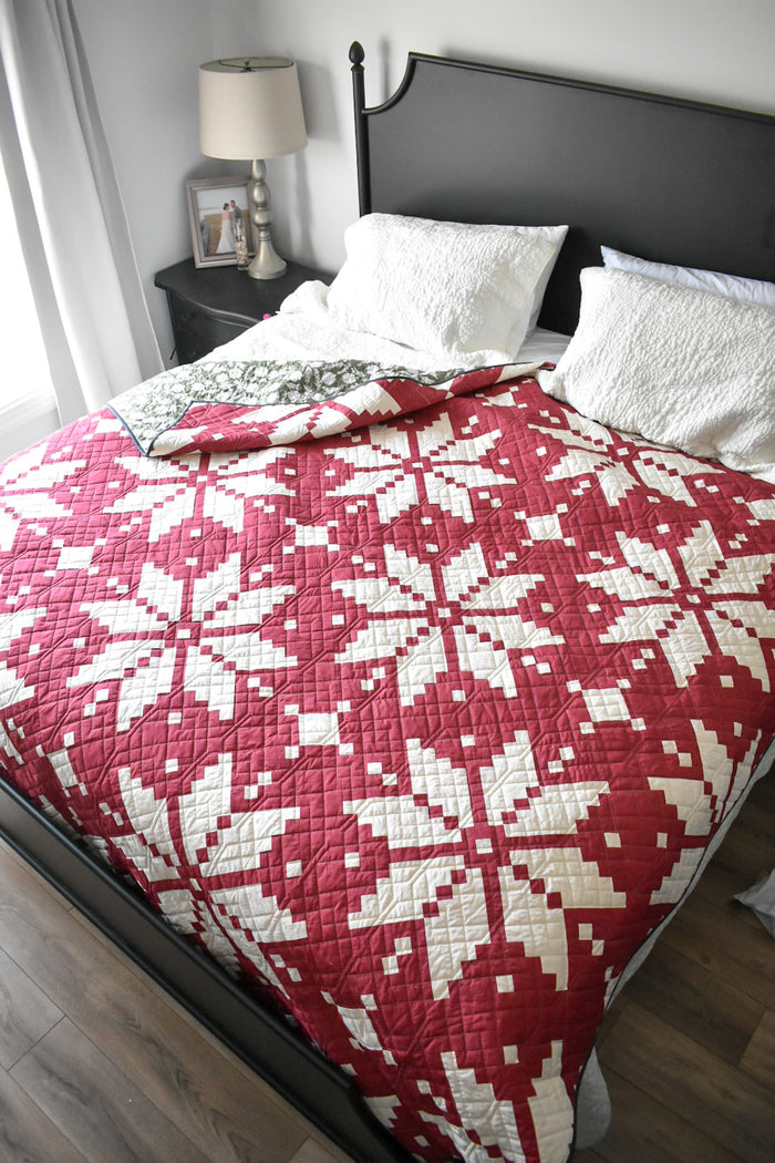 Knitted Star - PDF – Lo & Behold Stitchery
