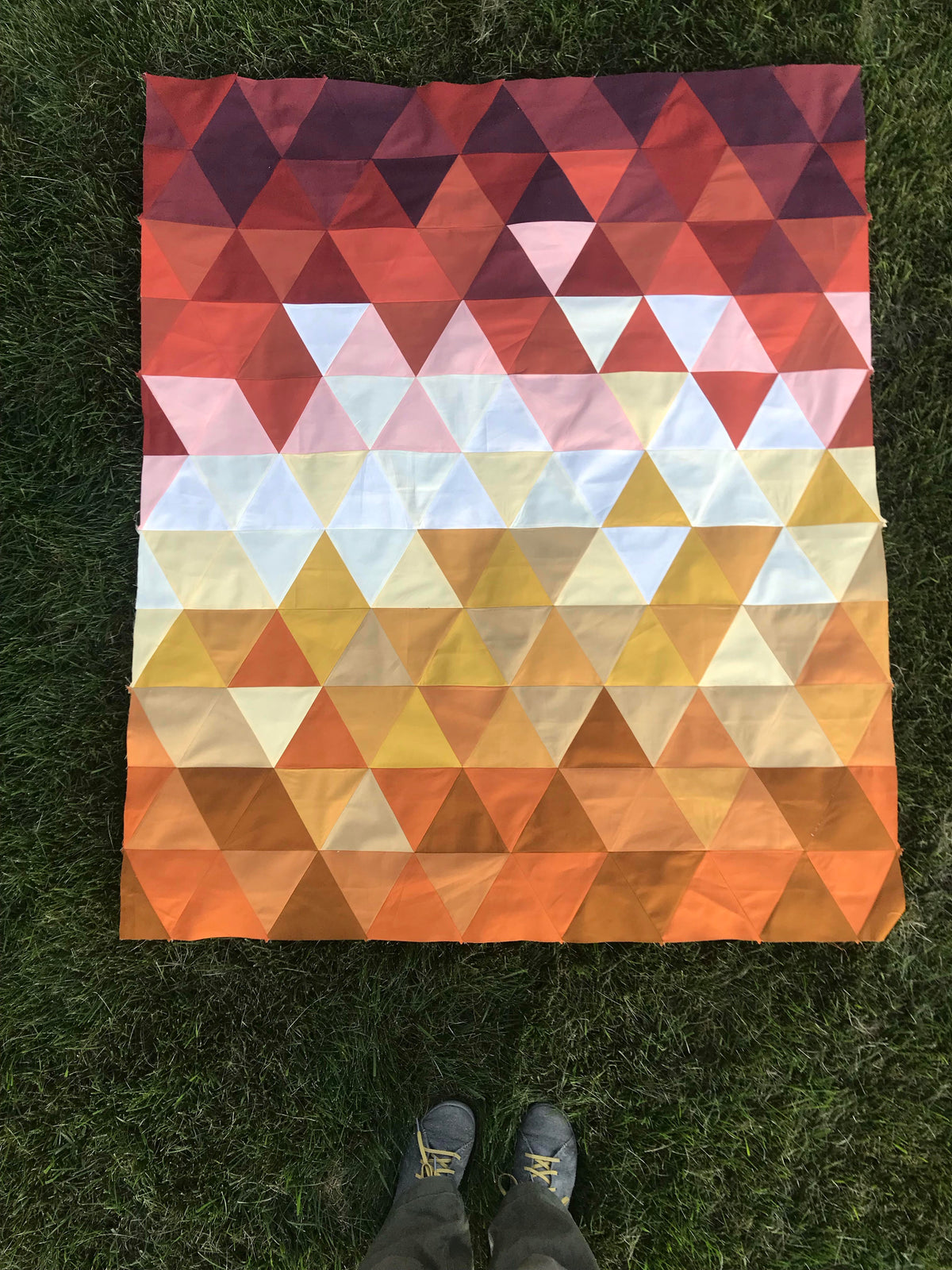 Triangle Fade - PDF – Lo & Behold Stitchery